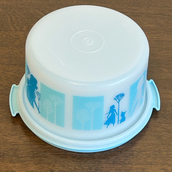 Tupperware | Kitchen | Tupperware Tuppertoys Frozen Characters Cake ...